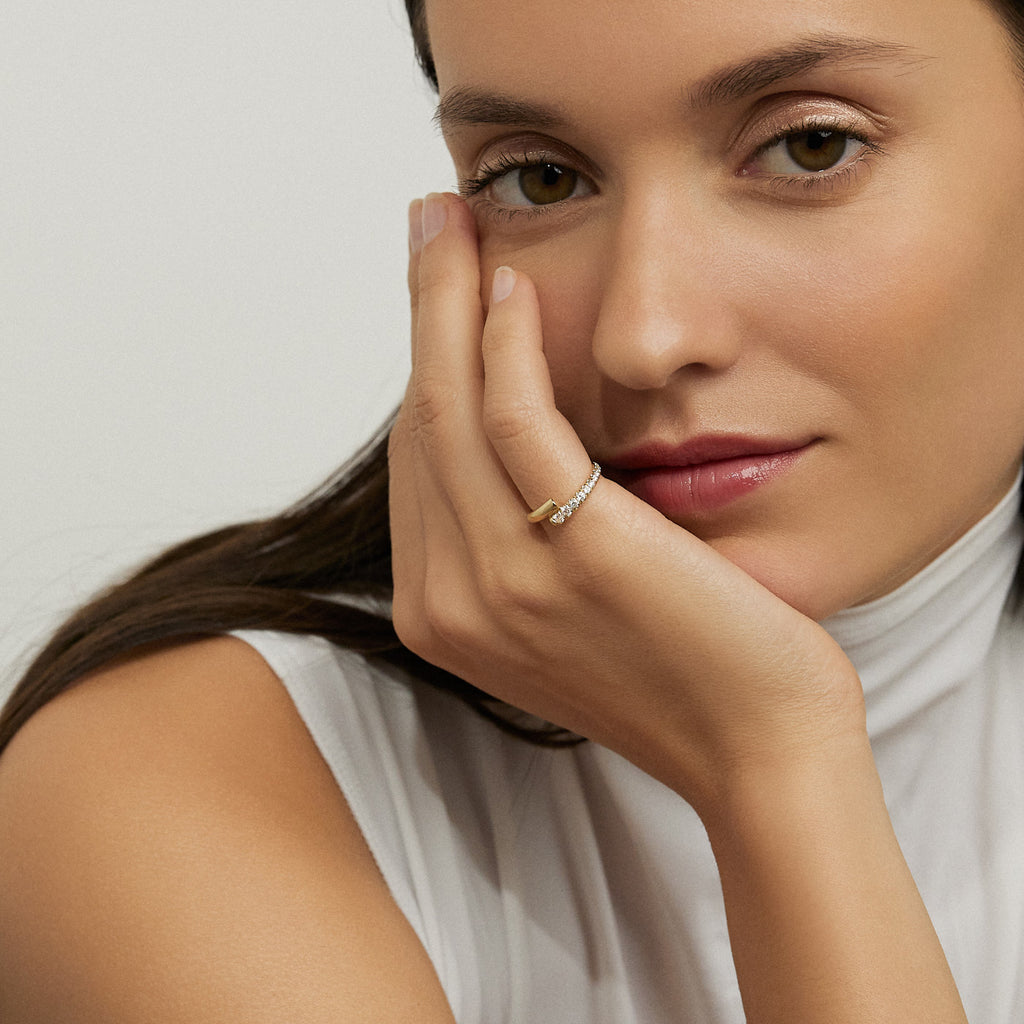 LOLA PINKY RING (Partial Diamond) – Melissa Kaye